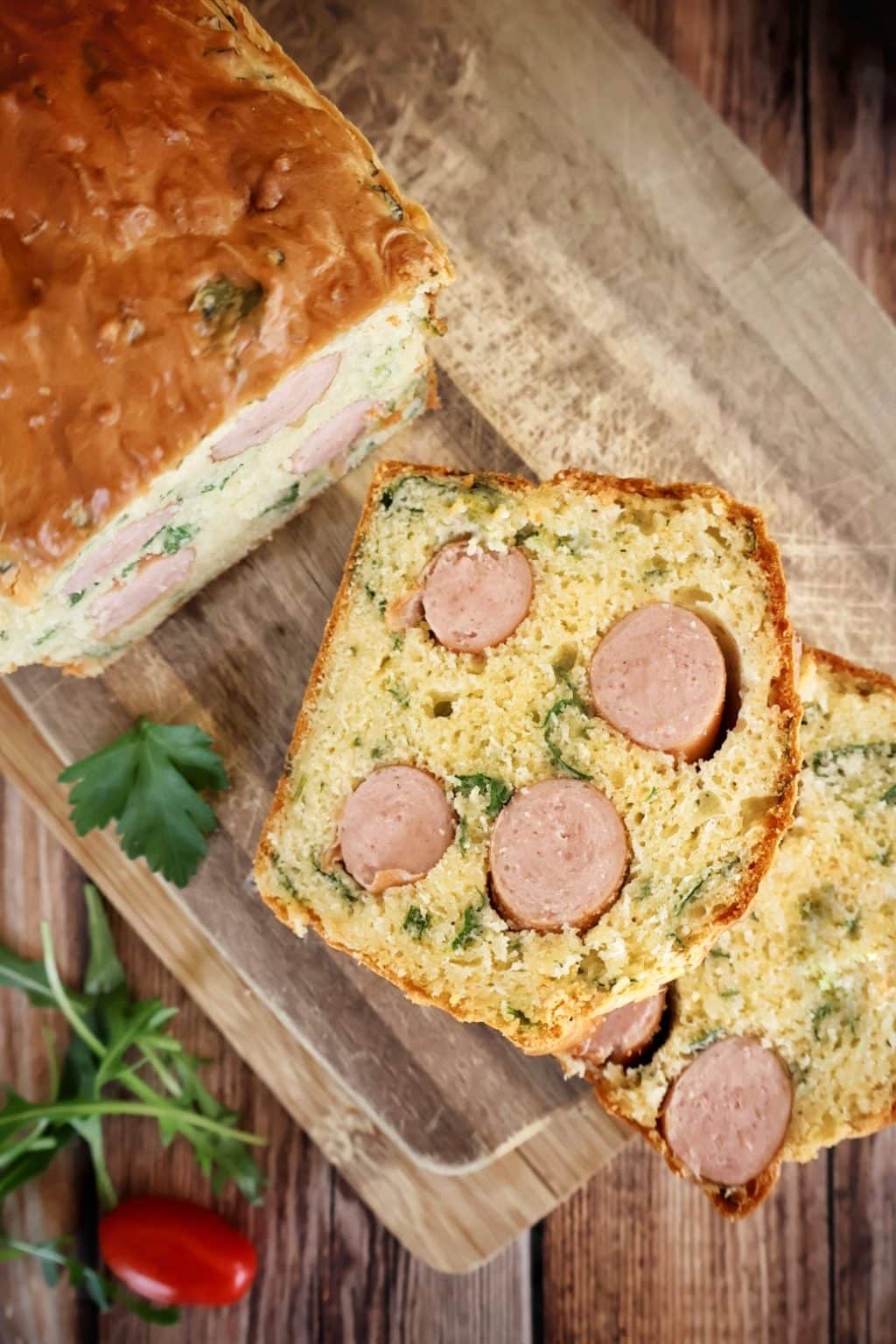 Cake aux knacks et au gruyère