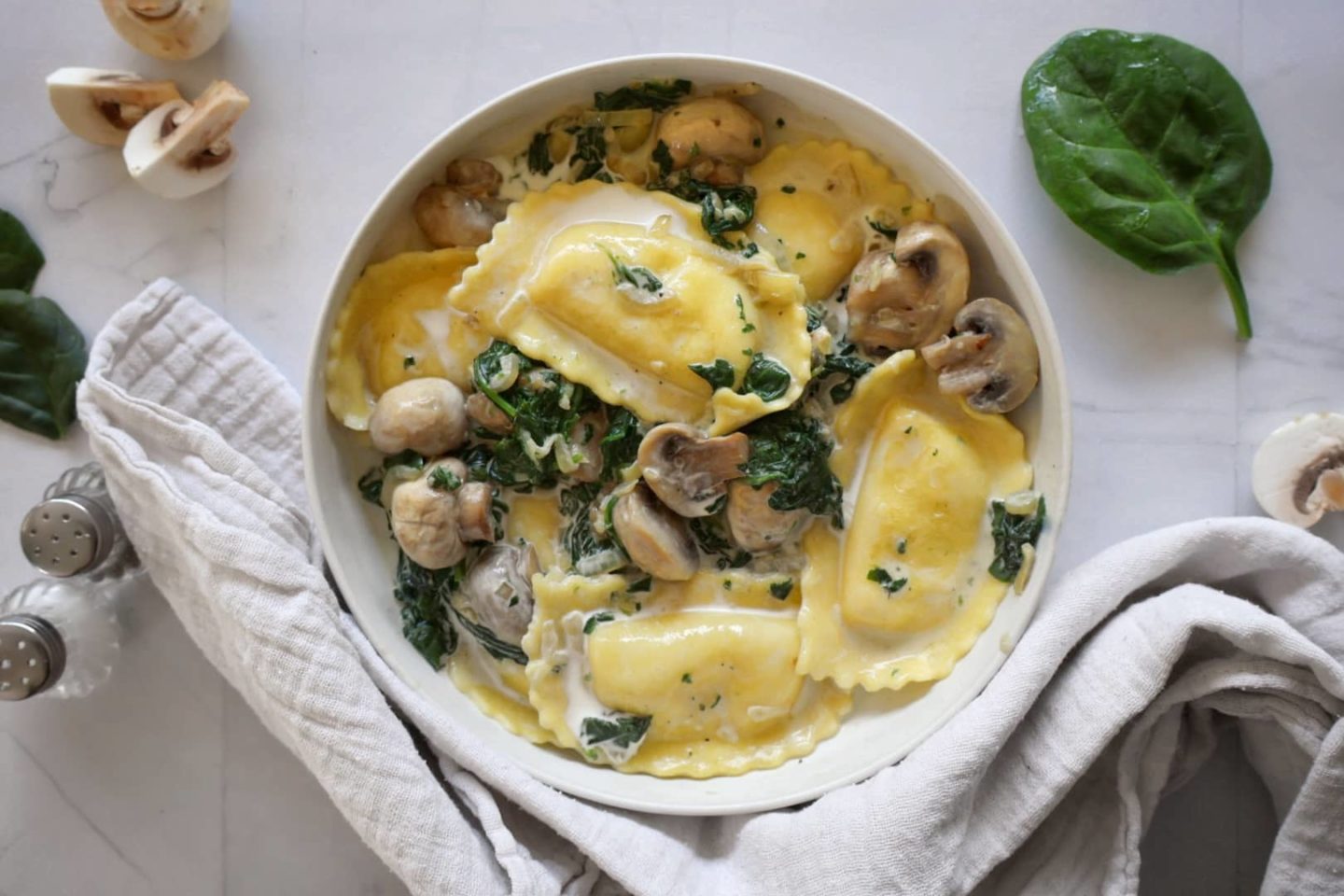 Ravioles au fromage, épinards et champignons - Mon Assiette Gourmande ...